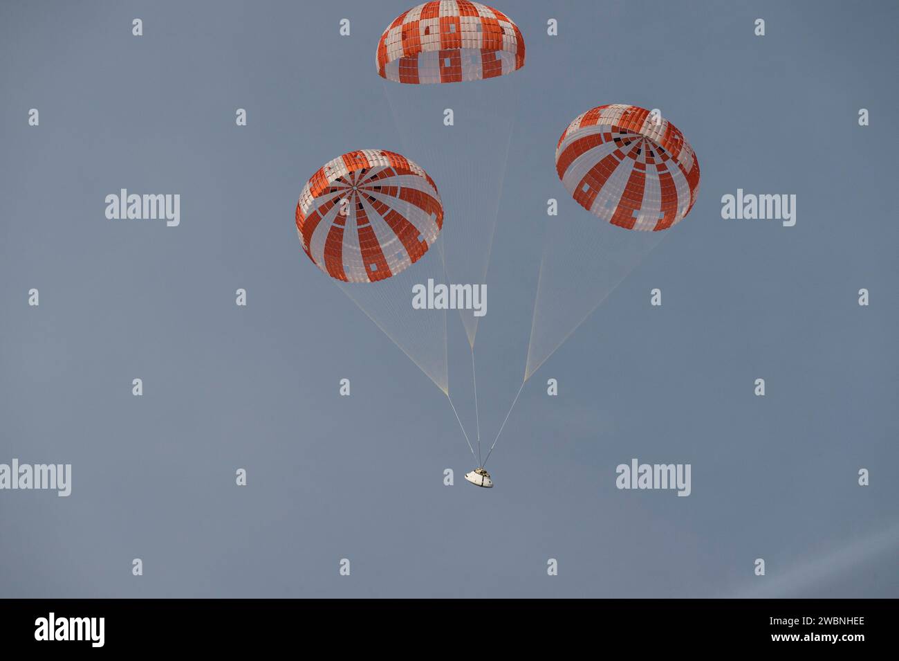 NASA successfully tested the Orion spacecraft’s parachute system on ...