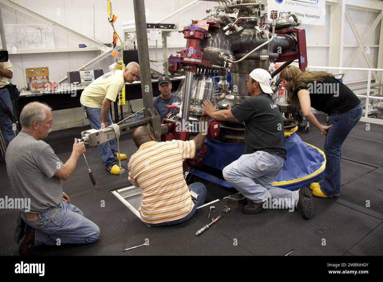 CAPE CANAVERAL, Fla. – In the Space Shuttle Main Engine Processing ...
