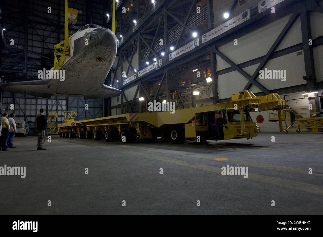 CAPE CANAVERAL, Fla. - In the transfer aisle of the Vehicle Assembly ...