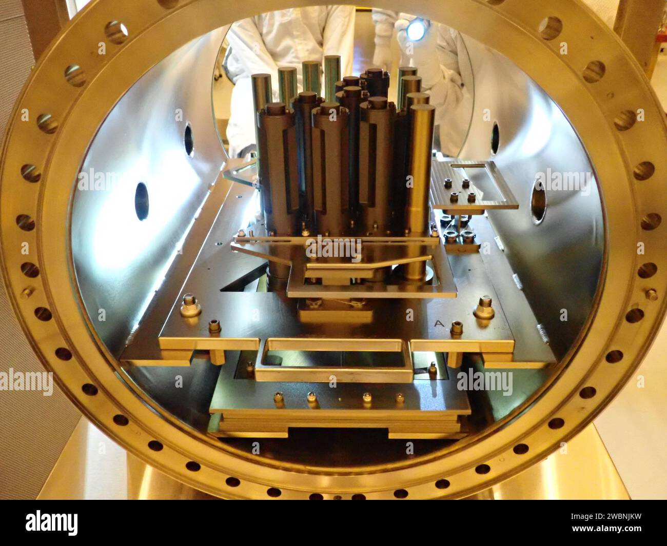 Inside the Payload Hazardous Servicing Facility at NASA’s Kennedy Space ...