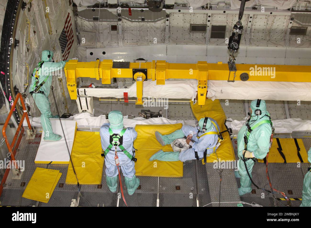 CAPE CANAVERAL, Fla. - In Orbiter Processing Facility-3 at NASA's ...