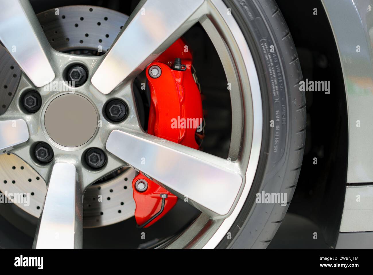 Round disc featuring hi-res stock photography and images - Alamy