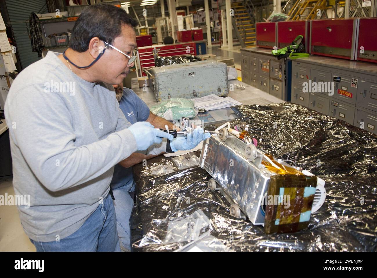 Torque arm hi-res stock photography and images - Alamy