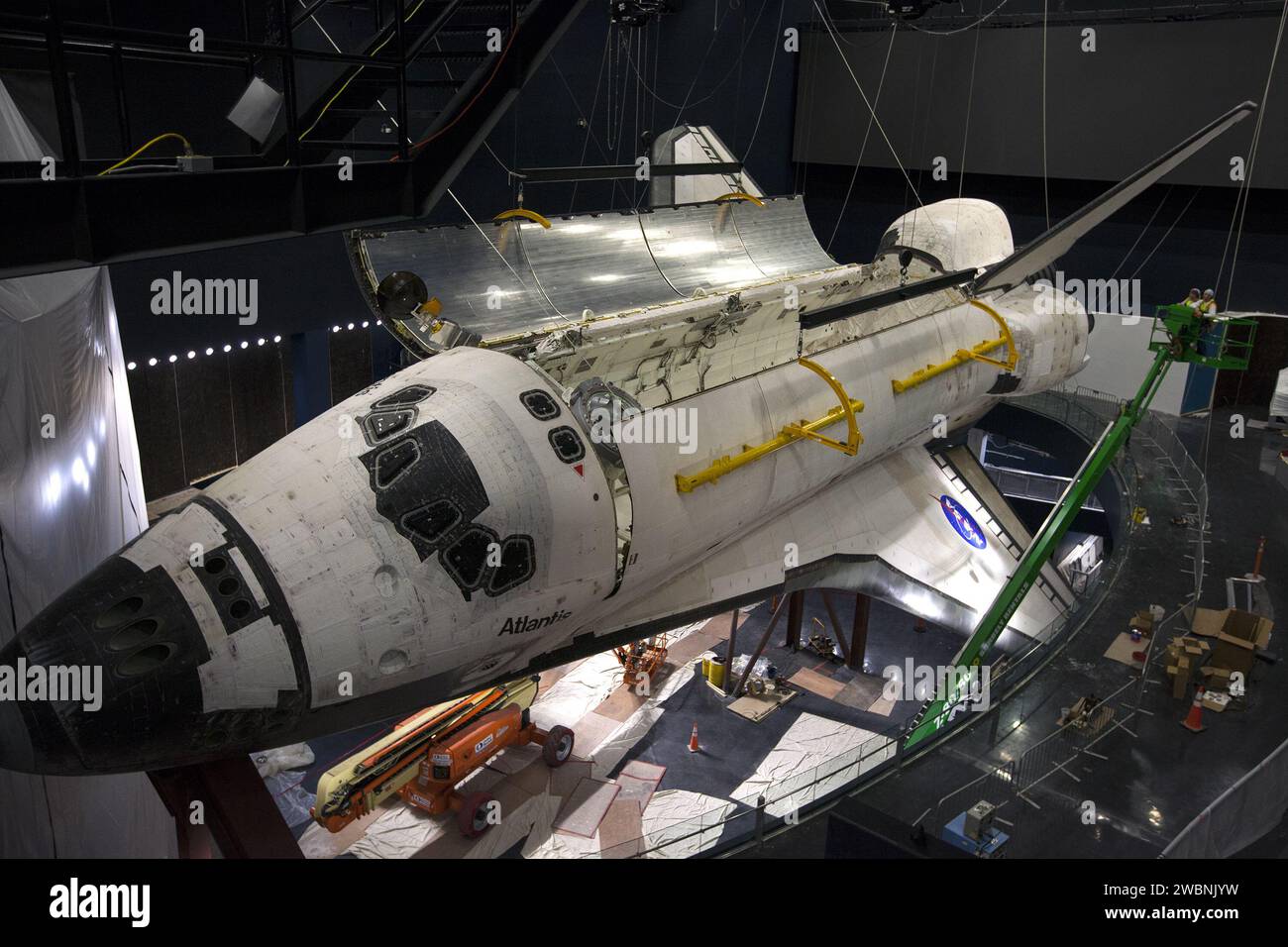 Payload doors hi-res stock photography and images - Alamy