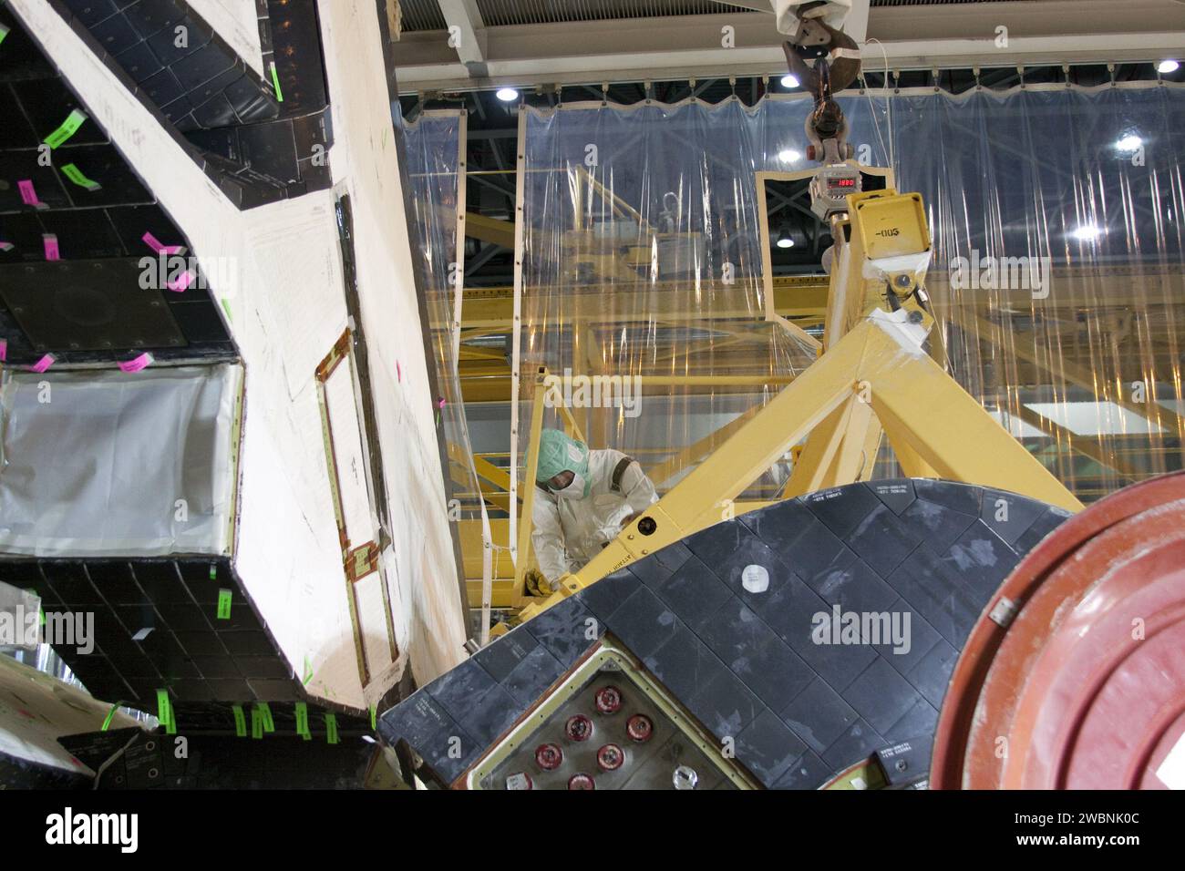 CAPE CANAVERAL, Fla. – Inside Orbiter Processing Facility-3 at Kennedy ...