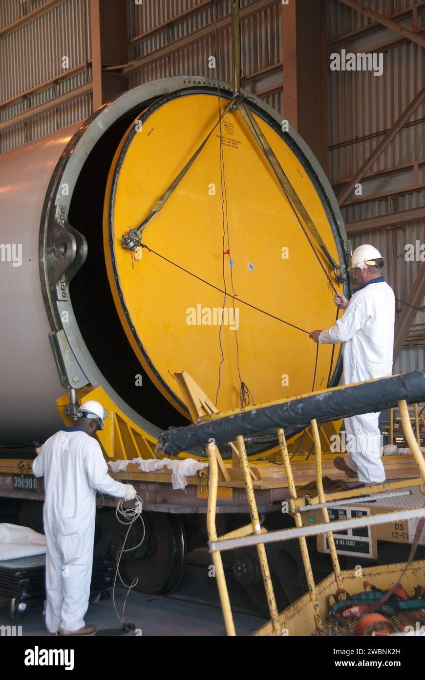 CAPE CANAVERAL, Fla. -- In the Rotation, Processing and Surge Facility ...