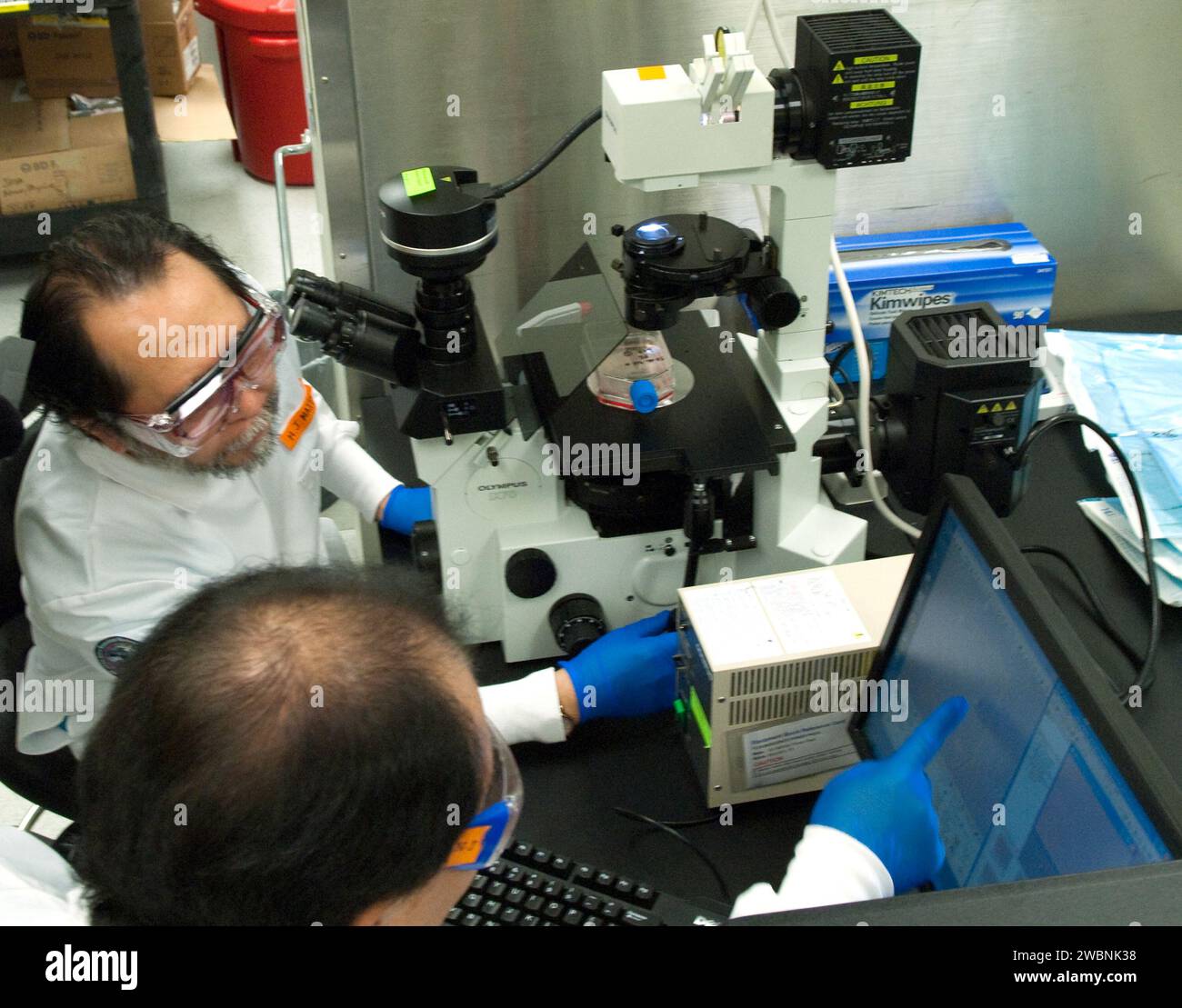 STS-131 JAXA SKELETAL MUSCLE CELLS GROWTH FACTORS IN SPACE EXPERIMENT ...