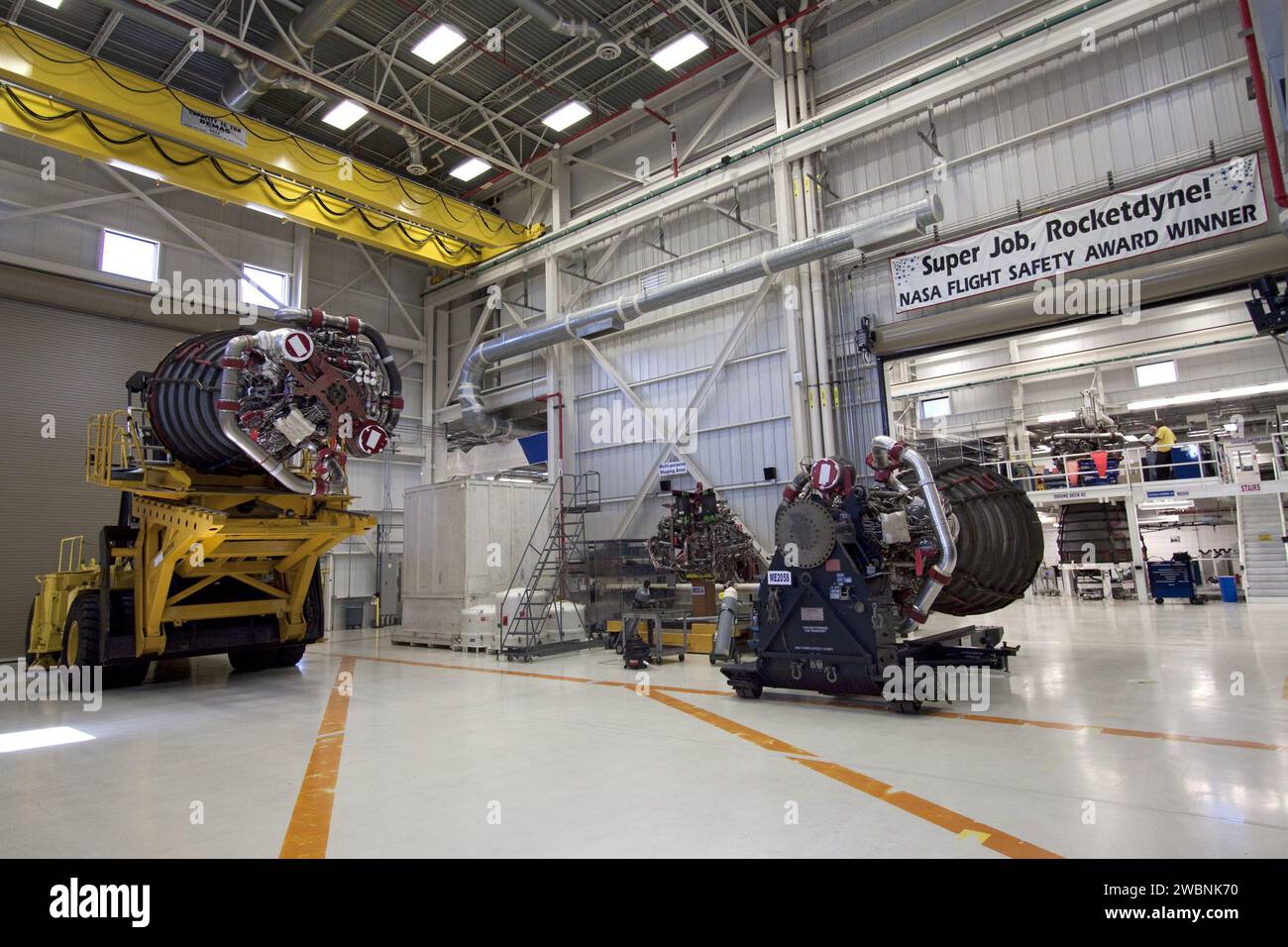 CAPE CANAVERAL, Fla. -- In the Space Shuttle Main Engine Processing ...