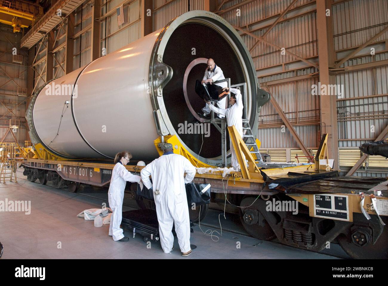 CAPE CANAVERAL, Fla. -- In the Rotation, Processing and Surge Facility ...