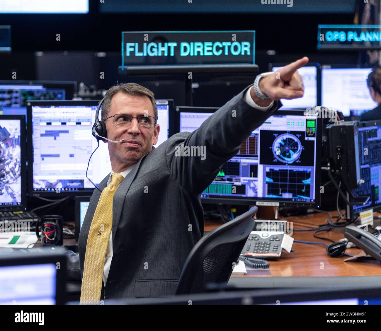 Expedition 63 Orbit 2 Flight Director Zebulon Scoville during SpaceX DM ...