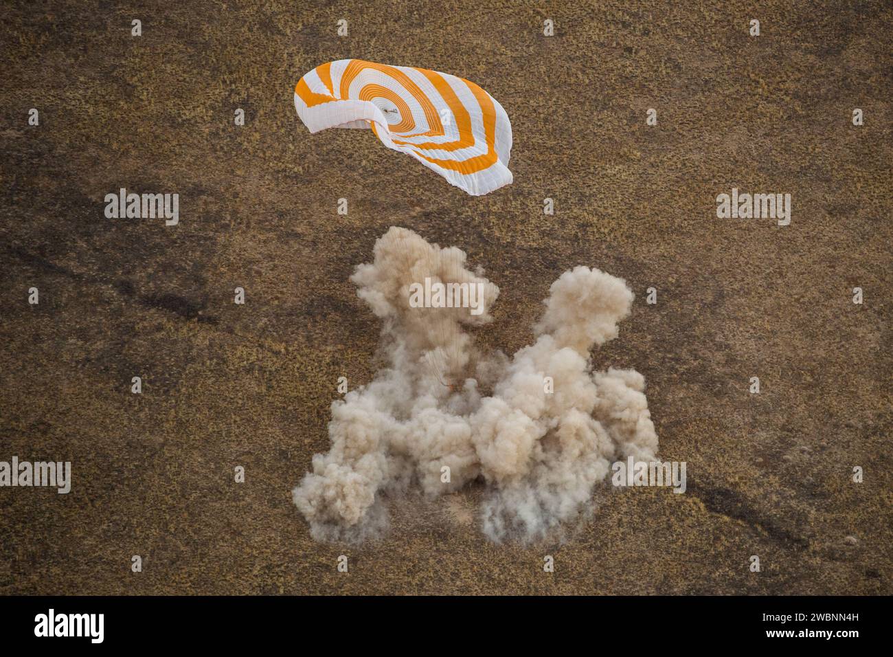 Expedition 63 landing hi-res stock photography and images - Alamy