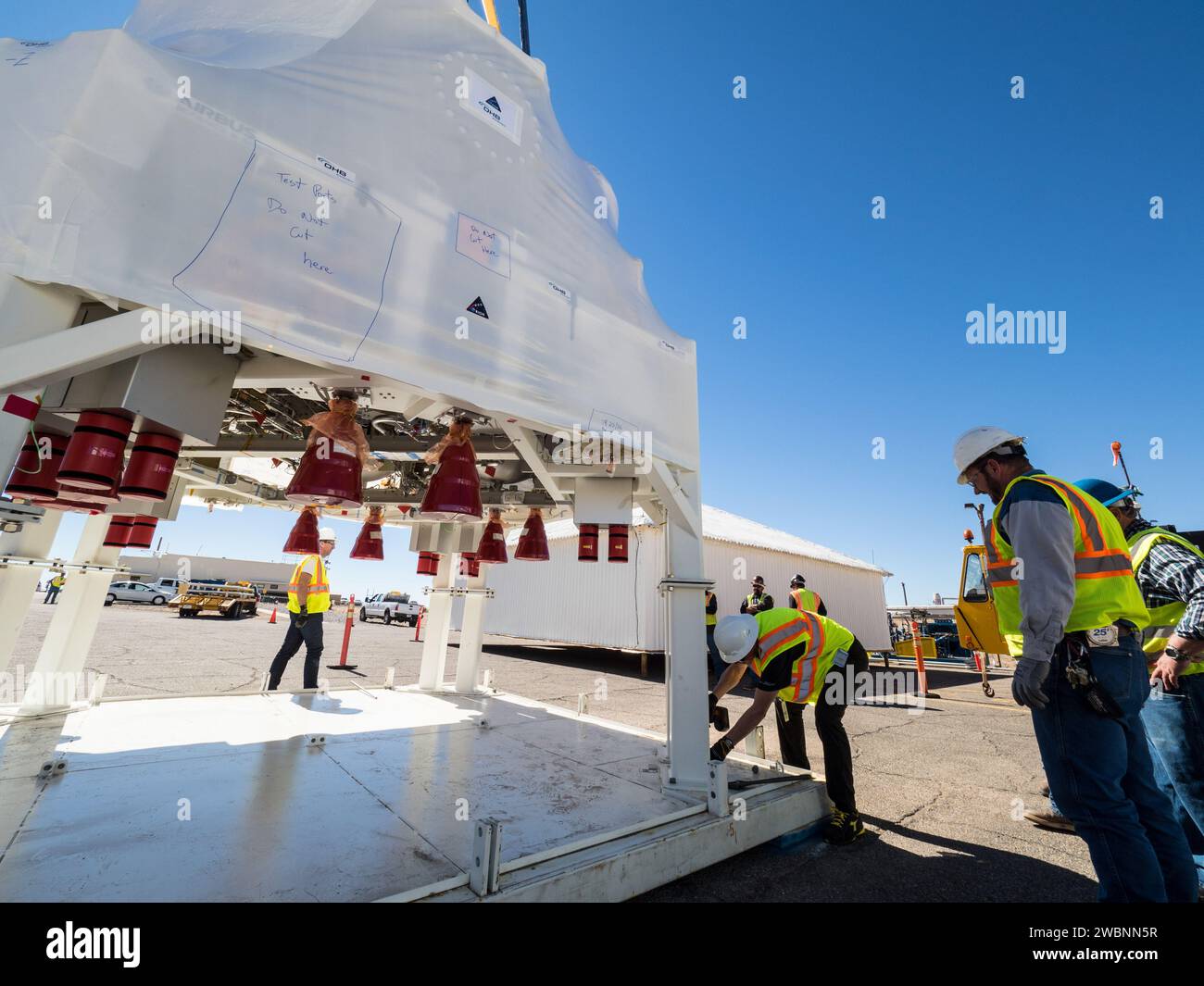 Orbital maneuvering engine hi-res stock photography and images - Alamy
