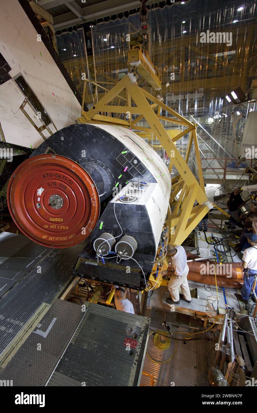 CAPE CANAVERAL, Fla. – Inside Orbiter Processing Facility-3 at Kennedy ...