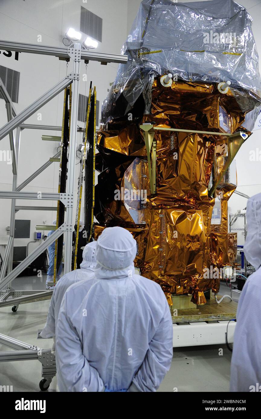 Landsat satellite in orbit hi-res stock photography and images - Alamy