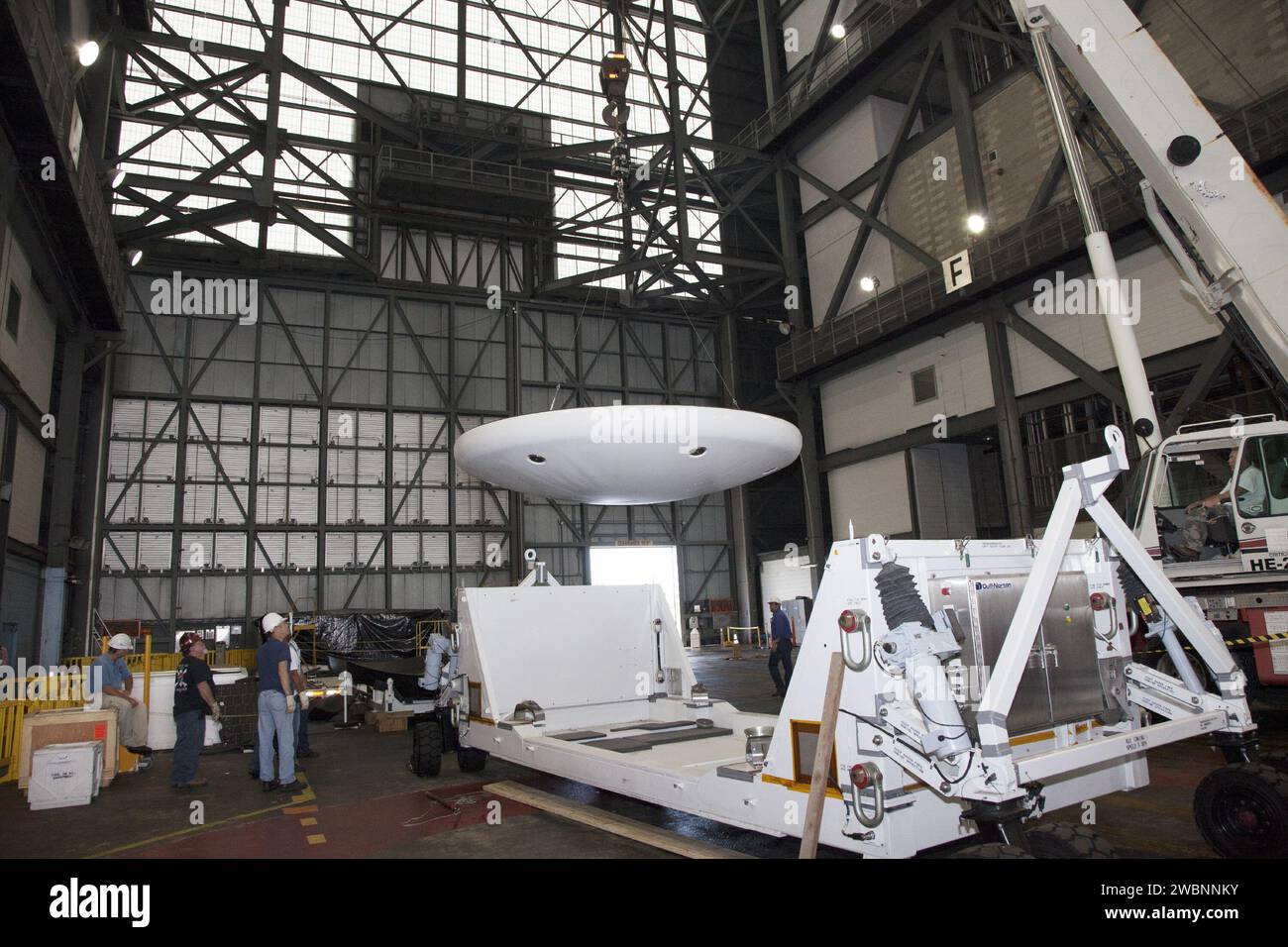 CAPE CANAVERAL, Fla. – Inside the Vehicle Assembly Building at NASA’s ...