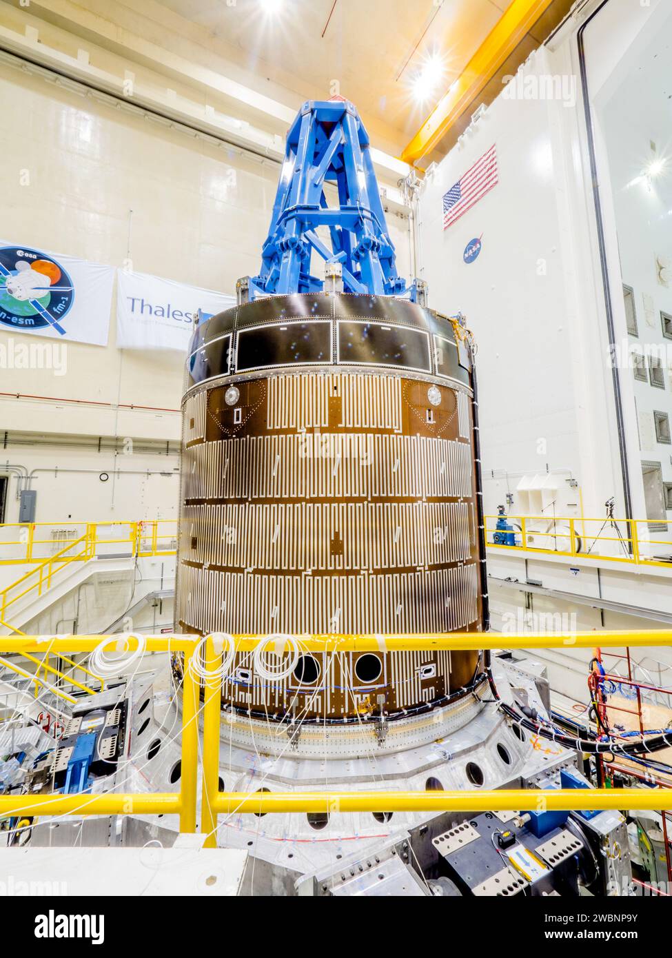 Vibration test table hi-res stock photography and images - Alamy