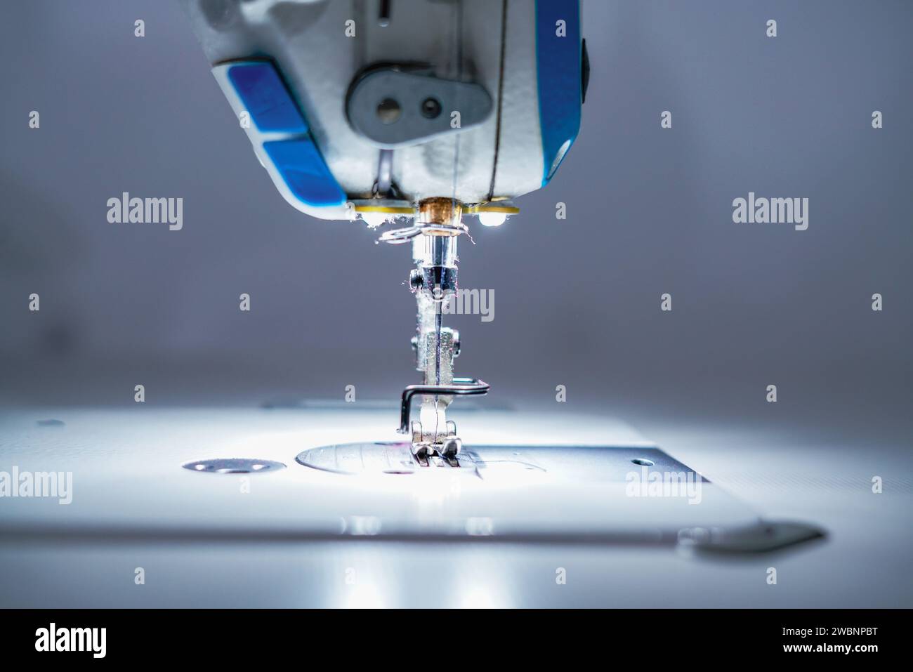 Sewing machine in the tailor shop Stock Photo - Alamy
