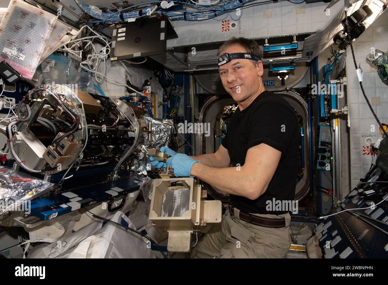 iss067e003872 (April 6, 2022) --- NASA astronaut and Expedition 67 ...