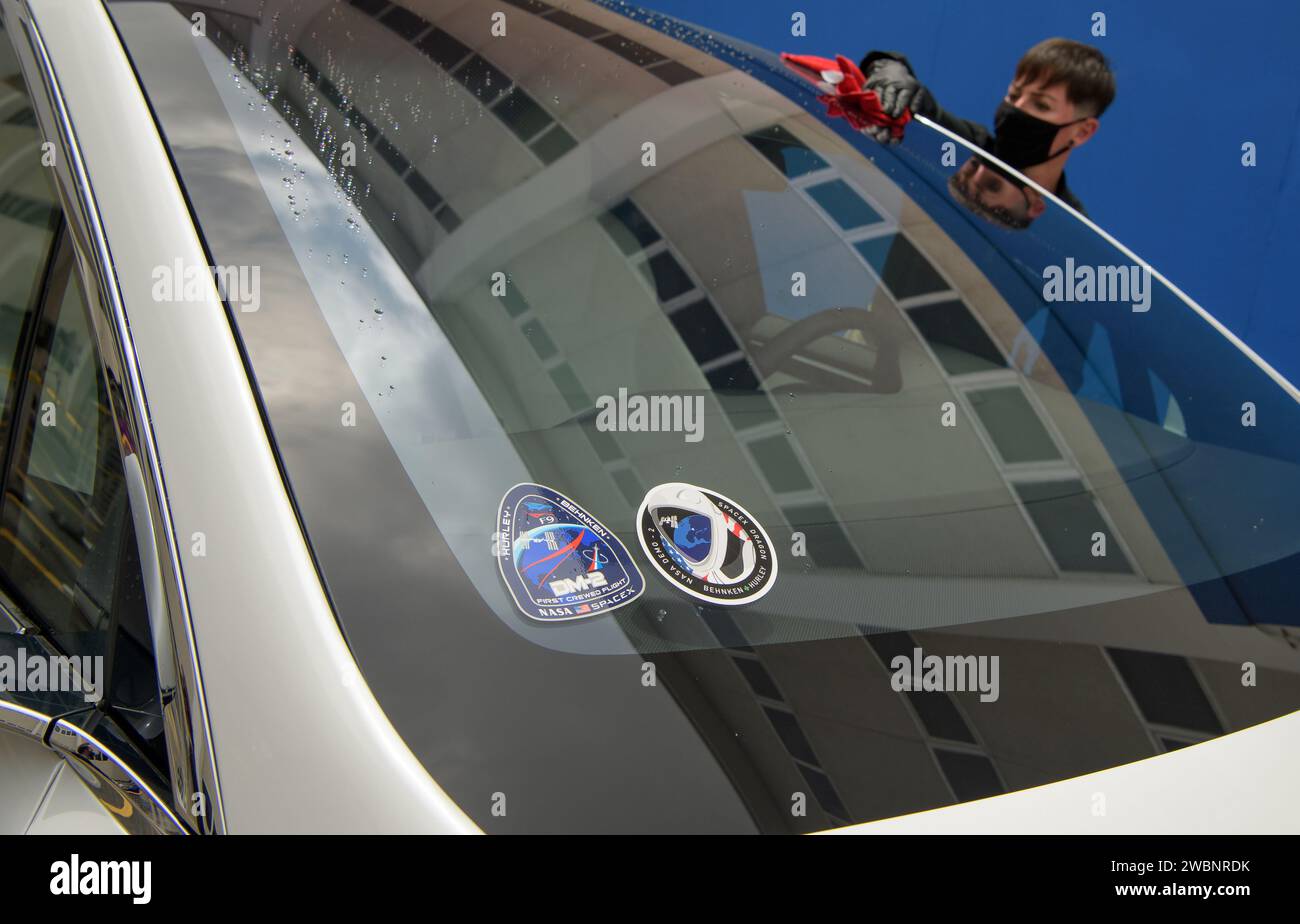 Test taking center hi-res stock photography and images - Alamy