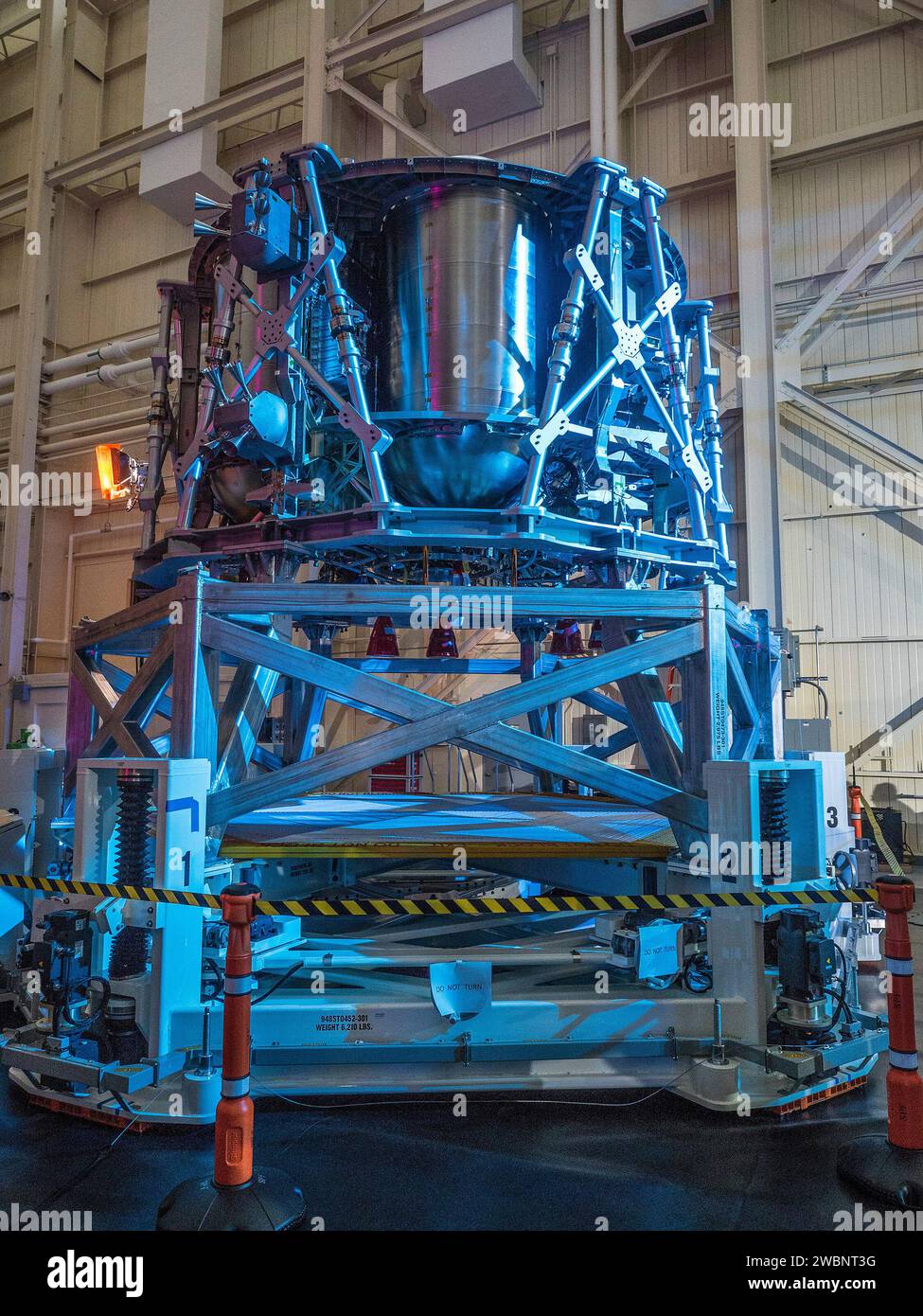 European service module structure hi-res stock photography and images ...