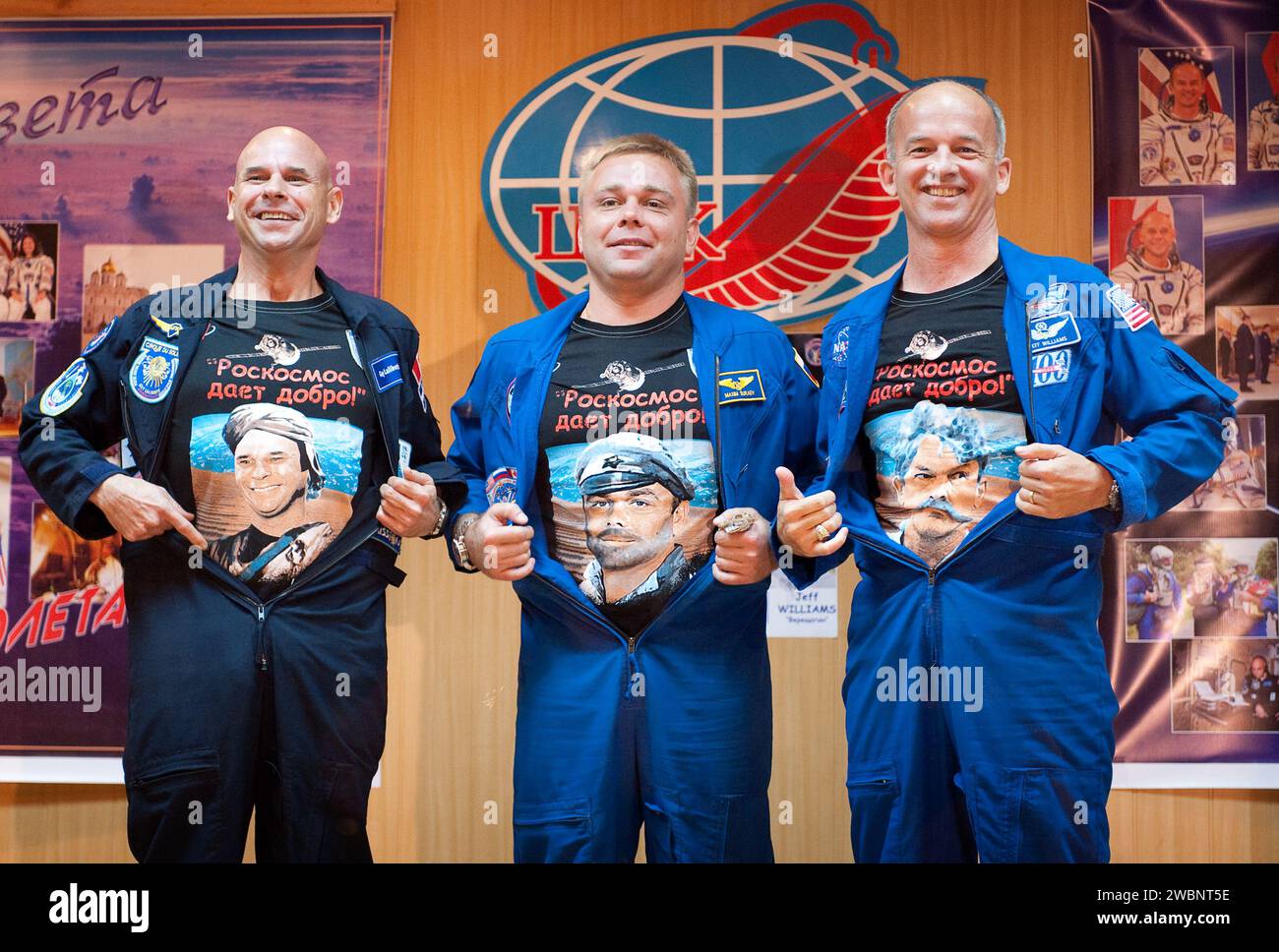 Flight engineer maxim suraev hi-res stock photography and images - Alamy