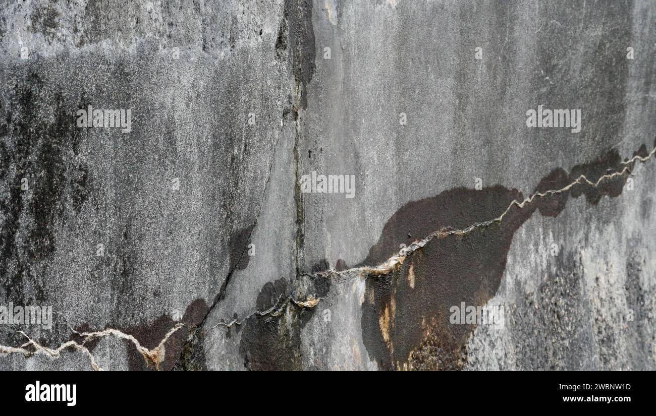 Many cracks in rock hi-res stock photography and images - Alamy