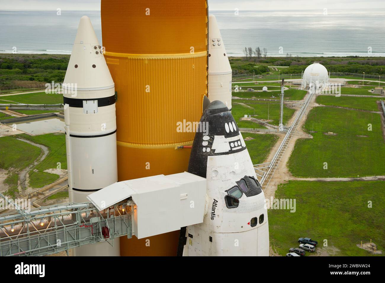 Rotating service structure hi-res stock photography and images - Alamy