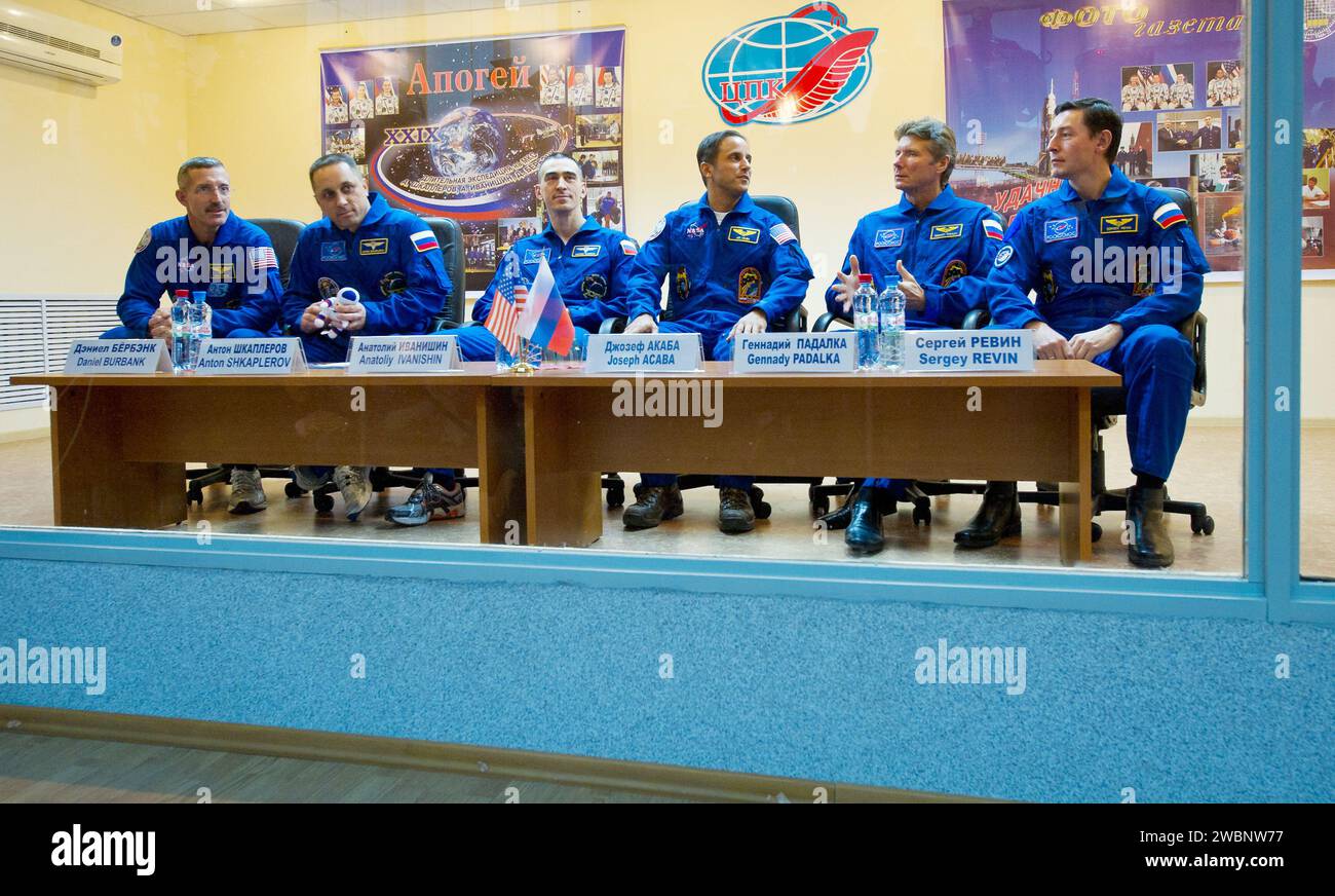 Expedition 29 crew members NASA Flight Engineer Daniel Burbank, far ...