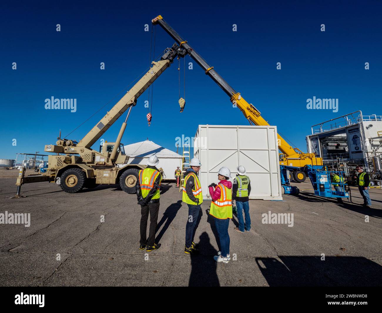 On Feb. 21, 2017 engineers successfully install ESA’s European Service ...