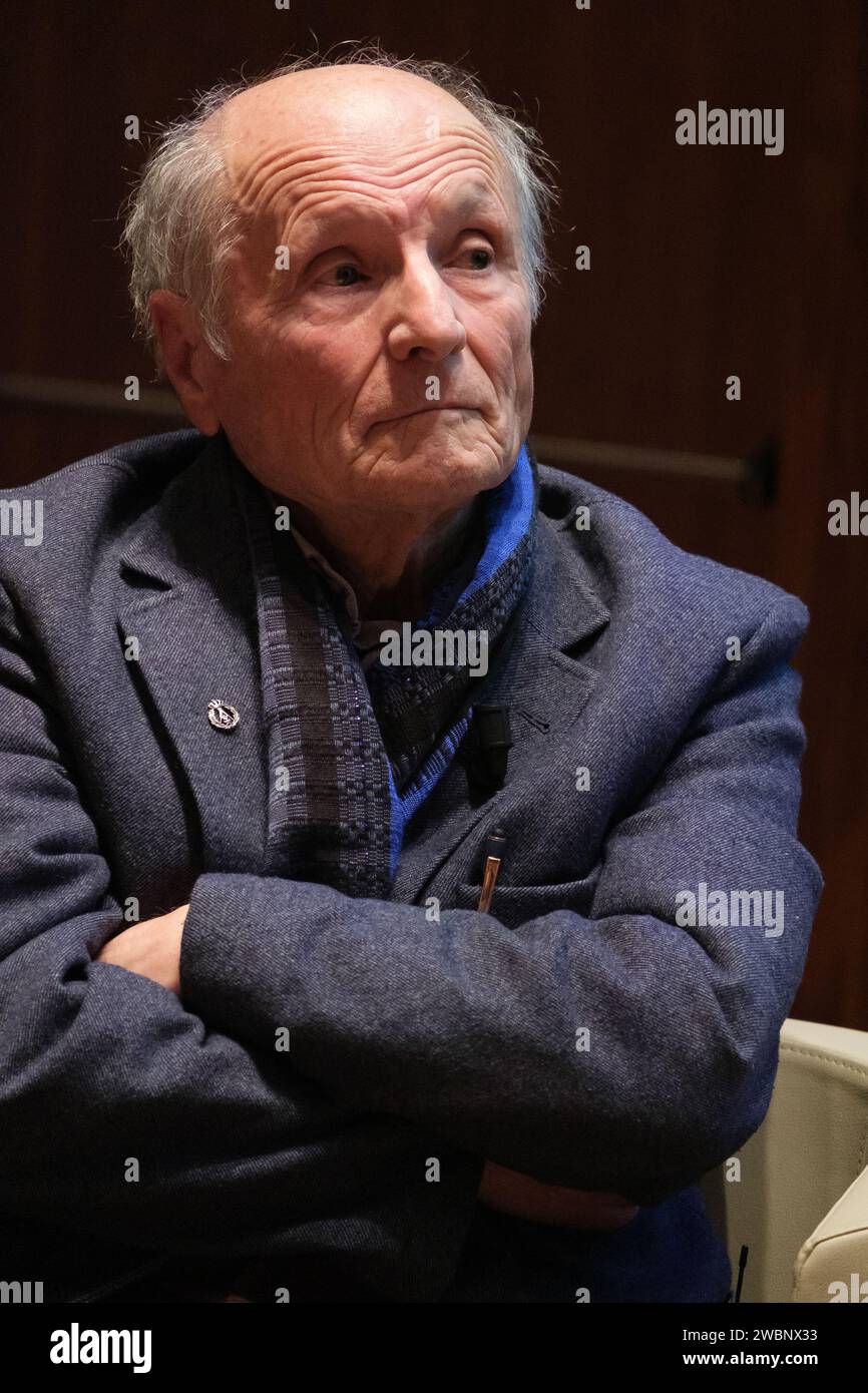the painter Antonio Lopez during the presentation of the book Por que ...