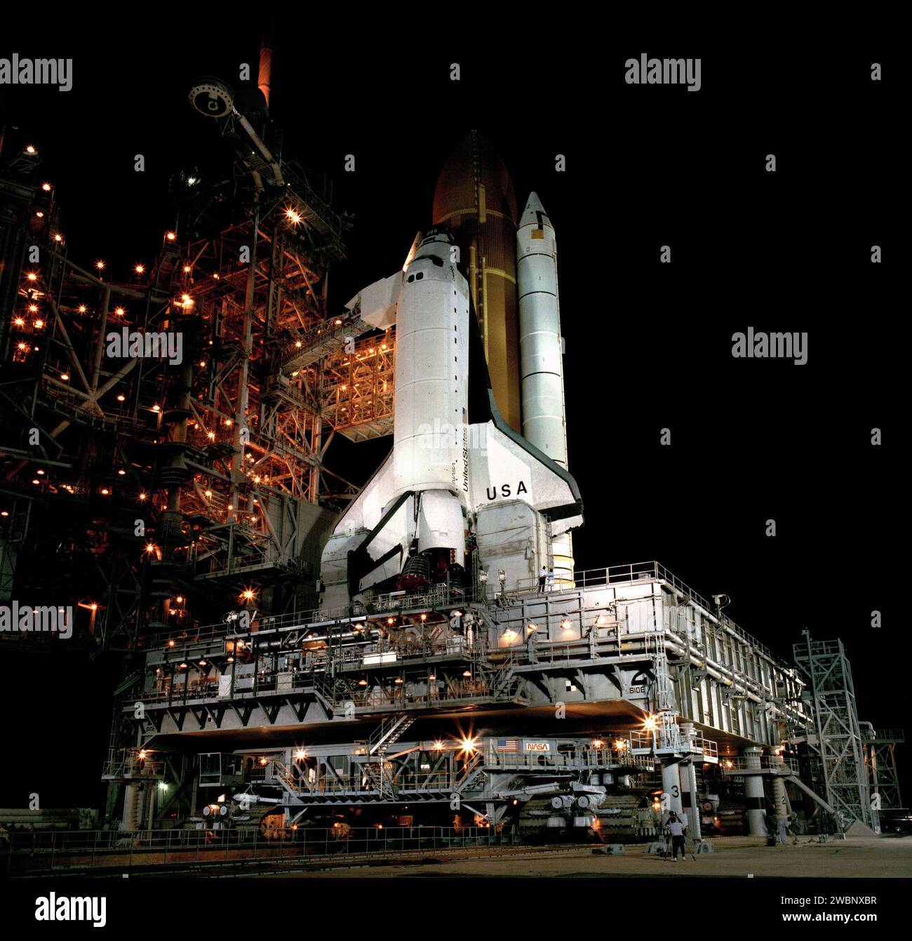 Aerial view space shuttle launch hi-res stock photography and images ...