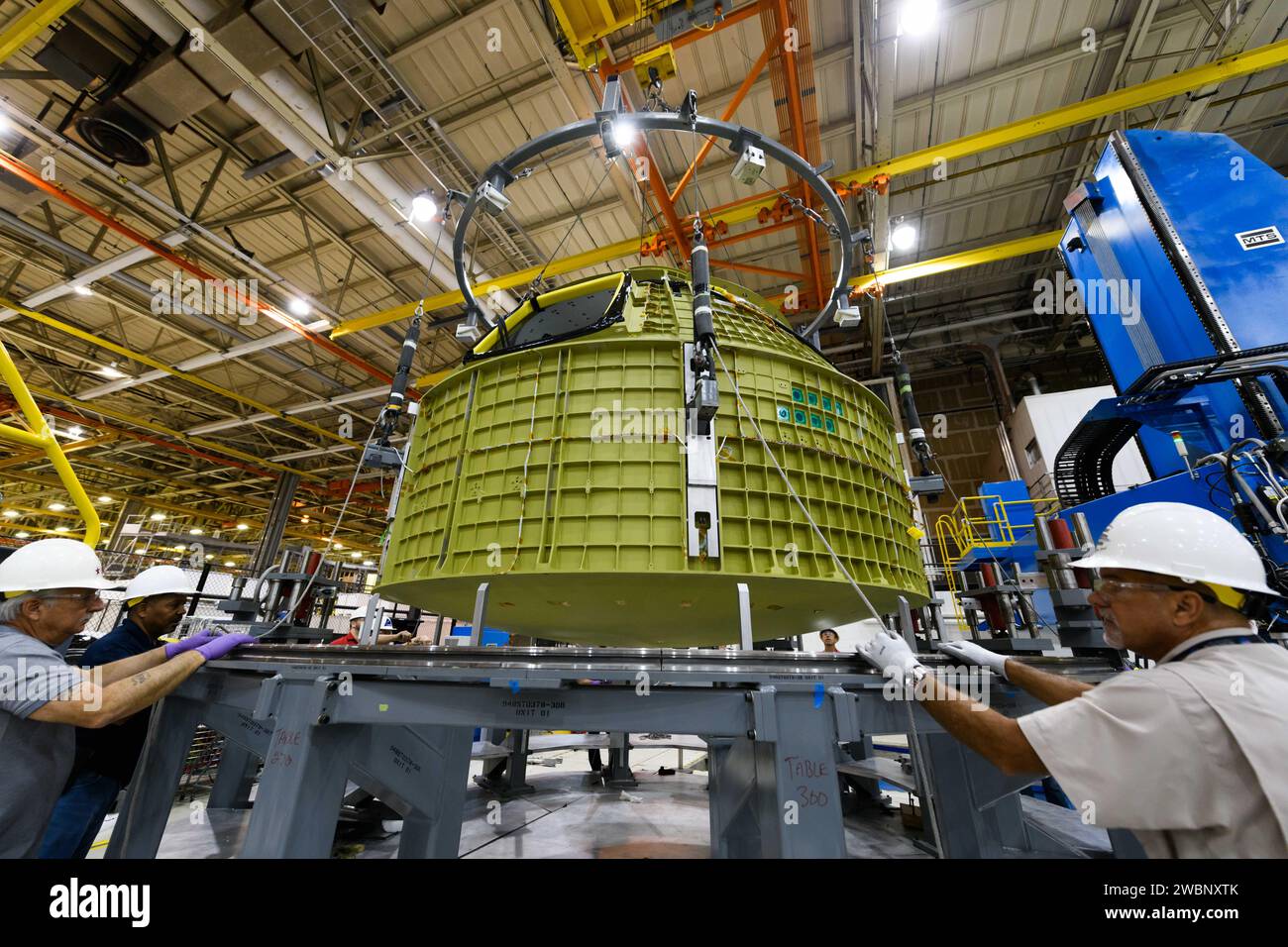 Lockheed Martin technicians at NASA's Michoud Assembly Facility in New ...