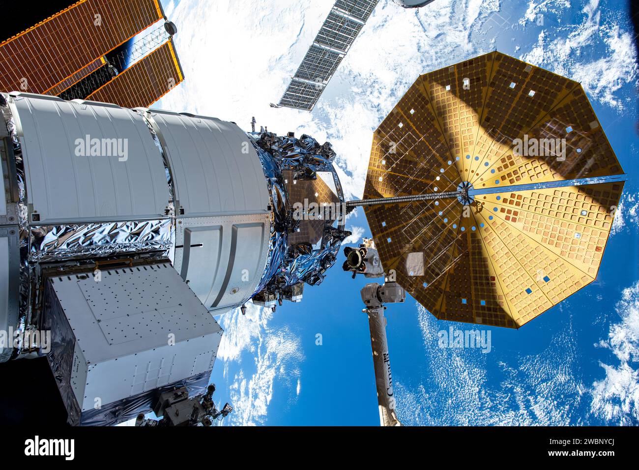 iss070e043722 (Dec. 20, 2023) --- Northrop Grumman's Cygnus space ...