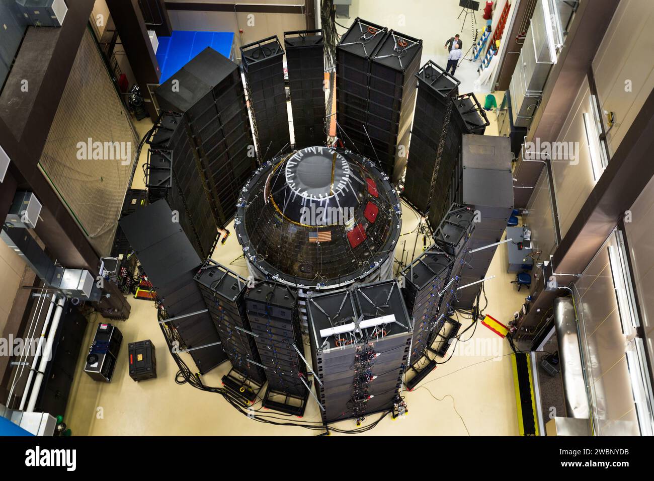 Direct field acoustic hi-res stock photography and images - Alamy