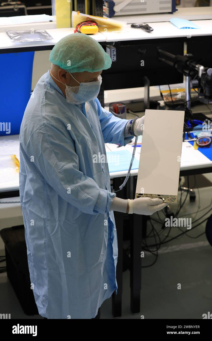 Commercial lunar payload services hi-res stock photography and images ...