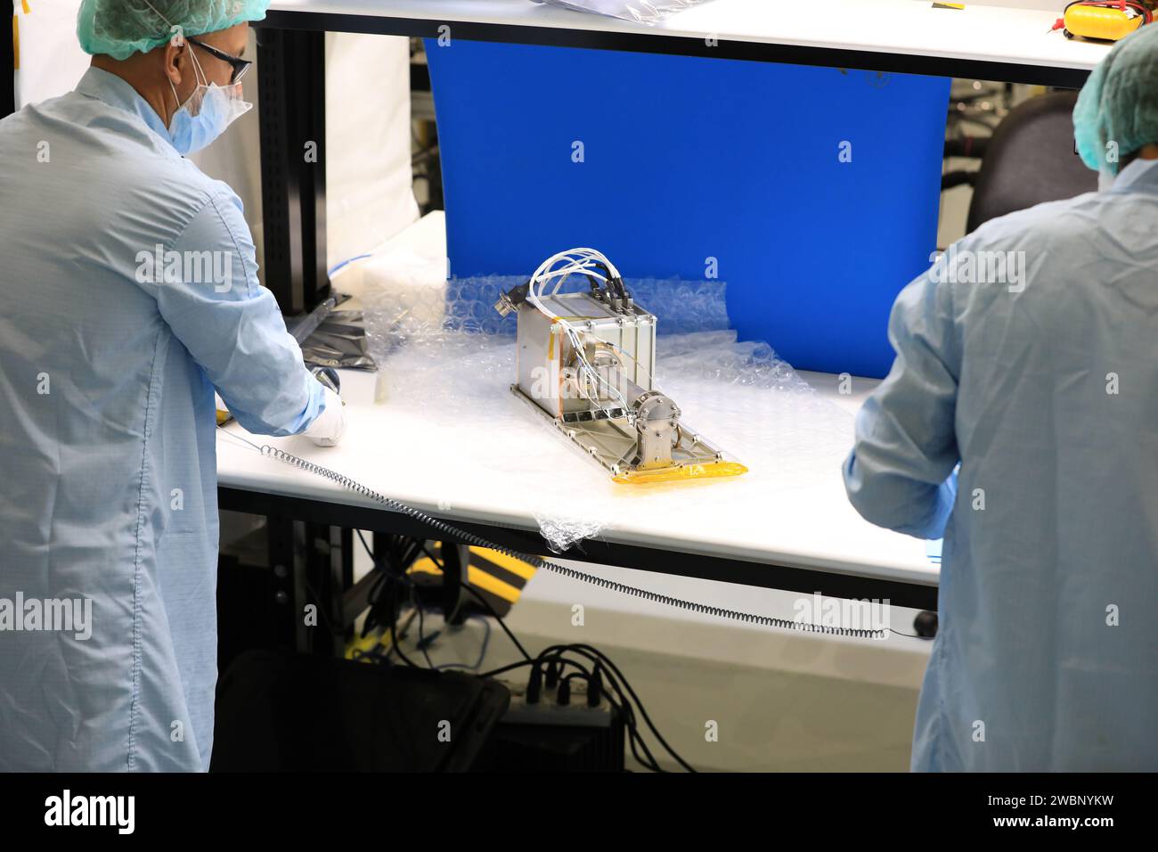 Engineers and technicians at NASA’s Kennedy Space Center in Florida ...