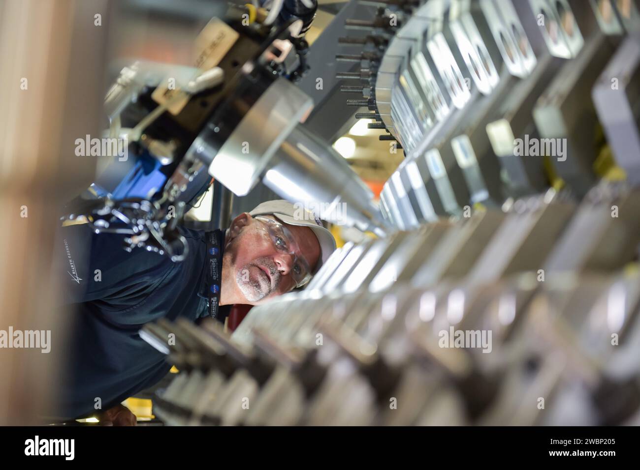 Lockheed Martin technicians at NASA's Michoud Assembly Facility in New ...