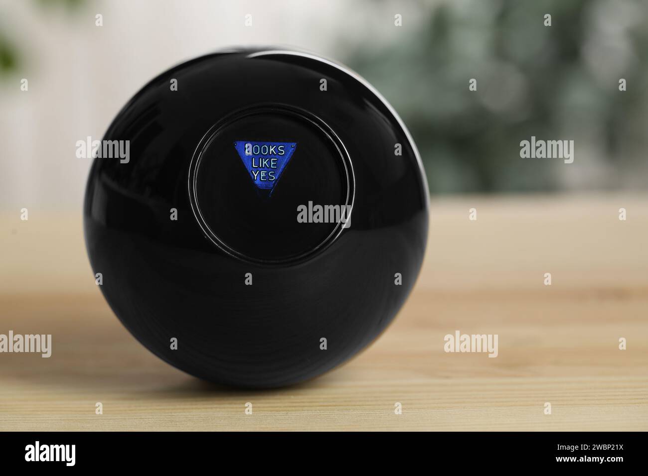 Magic 8 ball looks like yes hi-res stock photography and images - Alamy