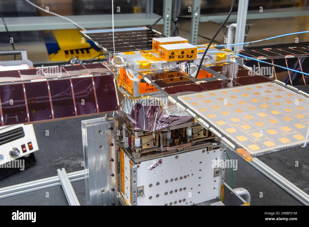 Spacecraft mounted in gravity hi-res stock photography and images - Alamy