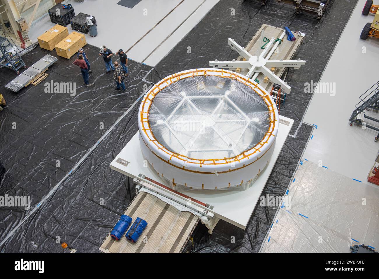 Crew module adapter hi-res stock photography and images - Alamy