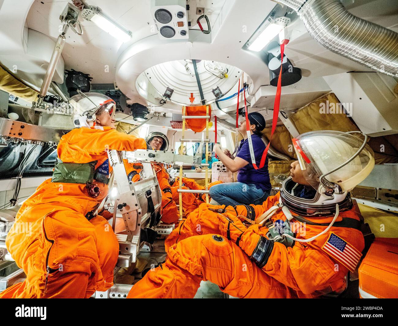 Astronauts orion crew module hatch hi-res stock photography and images ...