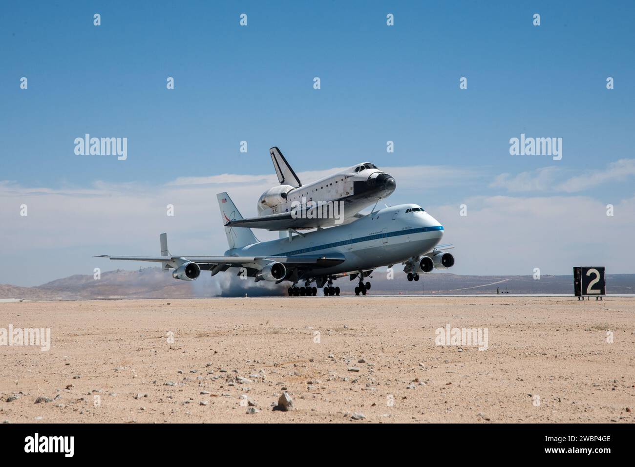 Base leg landing hi-res stock photography and images - Alamy