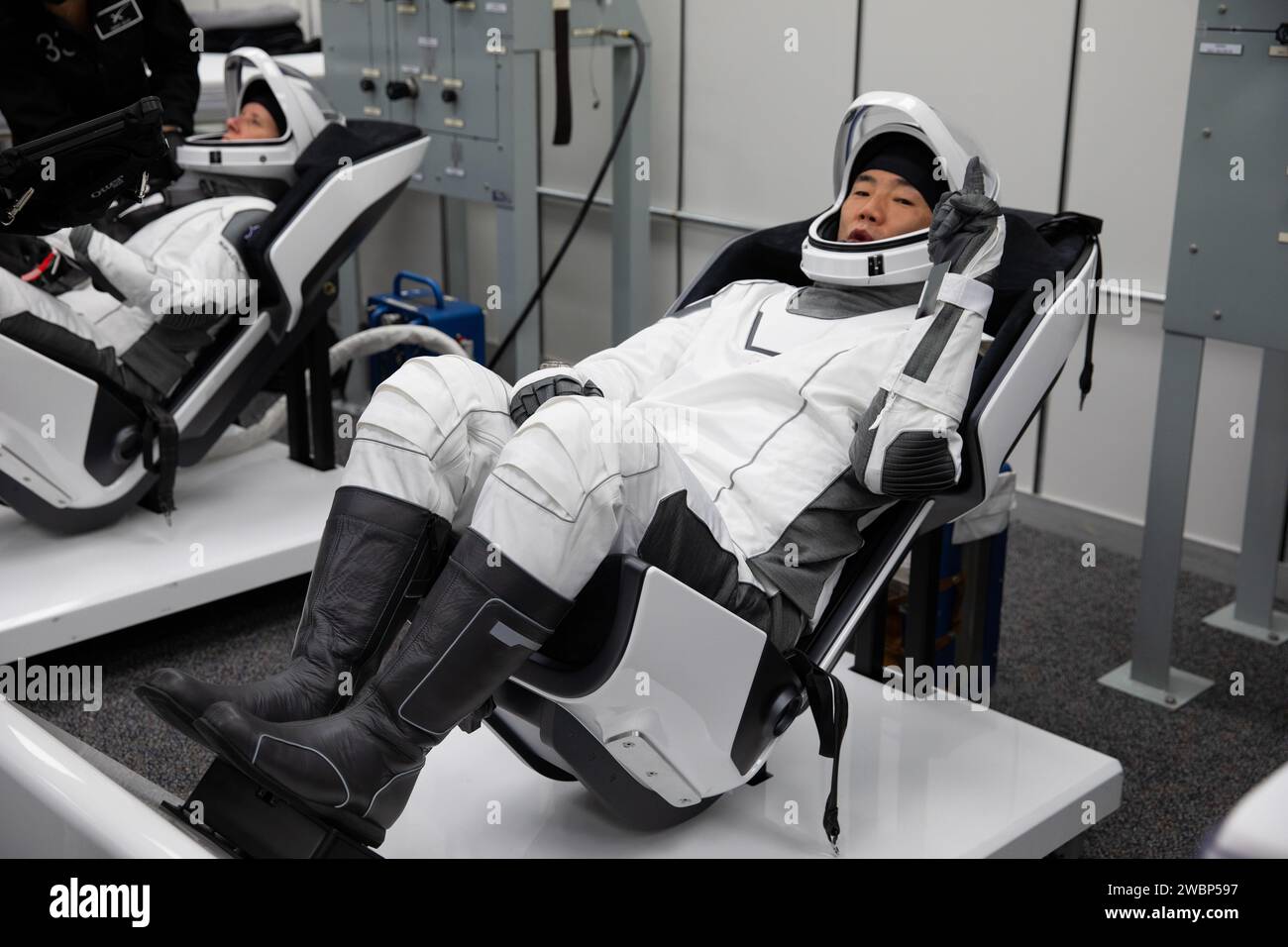 Spacex spacesuit hi-res stock photography and images - Alamy