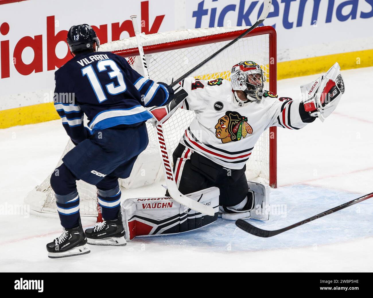 Chicago Blackhawks goaltender Petr Mrazek (34) makes a save against ...