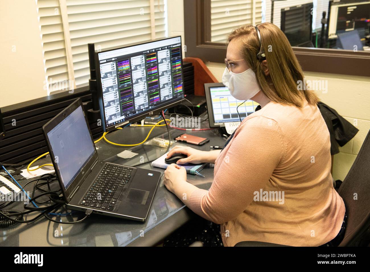 Teams at NASA’s Marshall Space Flight Center help monitor launch ...