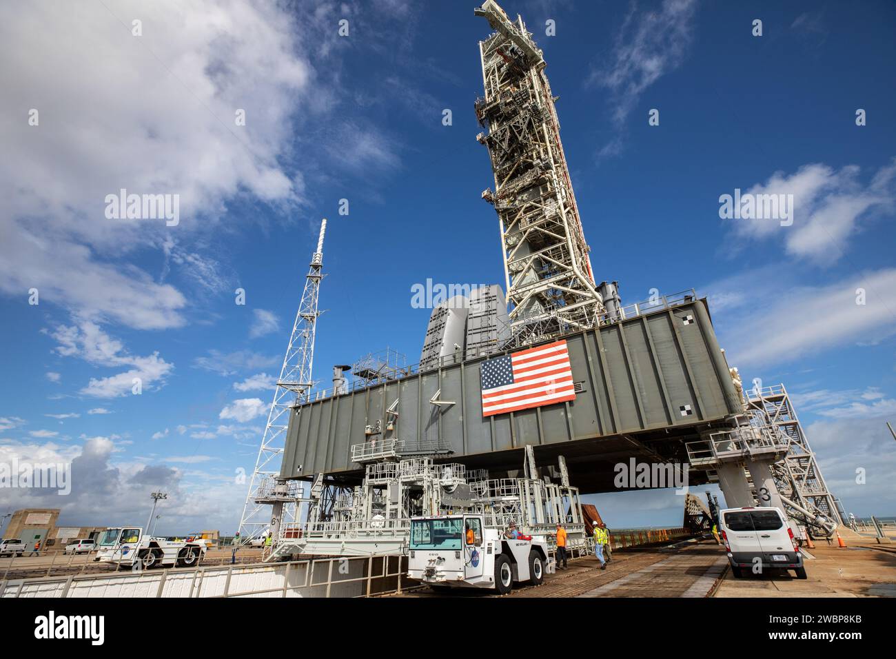 Engineers with Exploration Ground Systems and Jacobs assist with ...