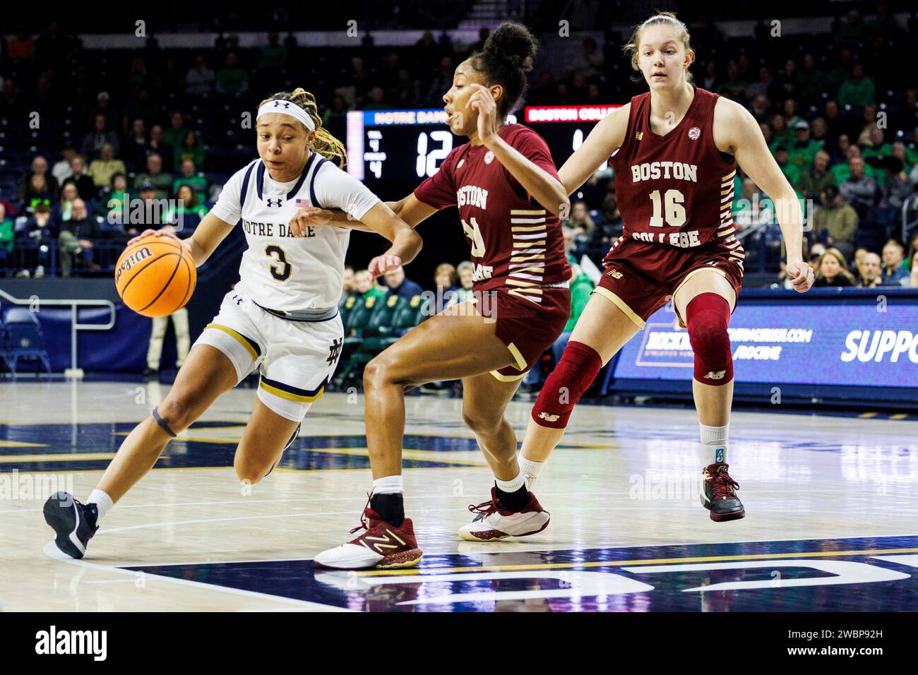 South Bend, Indiana, USA. 11th Jan, 2024. Notre Dame guard Hannah Hidalgo (3) drives to the ...