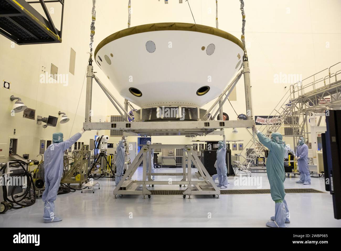 Mars 2020 Lift Activities in Payload Hazardous Serviceing Facility ...