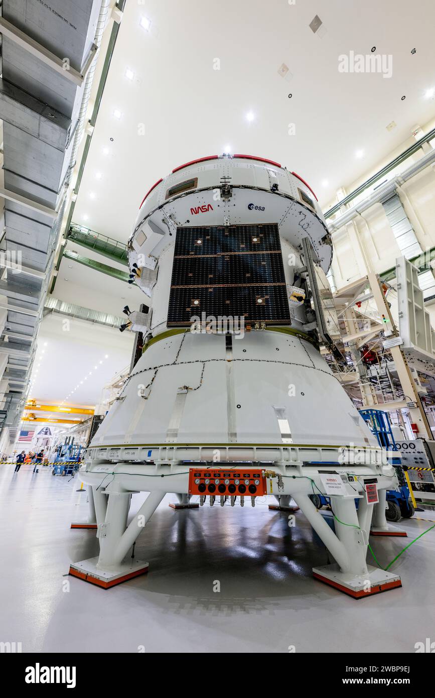 Solar array wings hi-res stock photography and images - Alamy