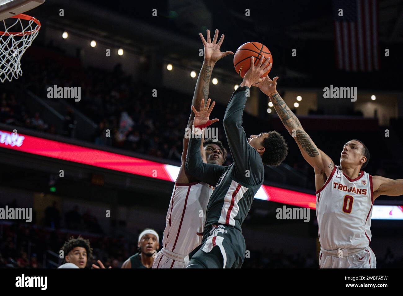 Washington State Cougars guard Myles Rice (2) attempts a shot against ...